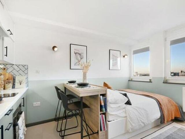 Uncle Stockwell, Courland Grove, Studio Flat For