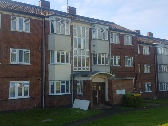 Underhill Court, Underhill, Barnet EN5 2 bed flat to rent £1,700 pcm £392 pw