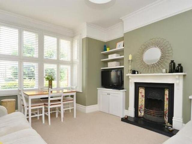 Underhill Road, East Dulwich, 2 Bedroom Apartment