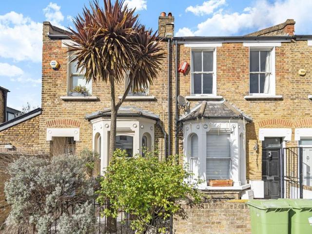 Underhill Road, London, SE22 4 bed house to rent £4,250 pcm £981 pw