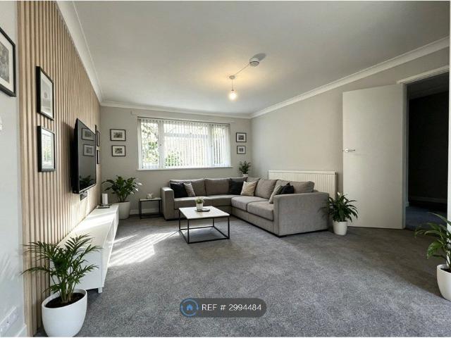 Underwood Close, Maidstone ME15, 2 bed maisonette to rent, £1,400 pcm | PrimeLocation