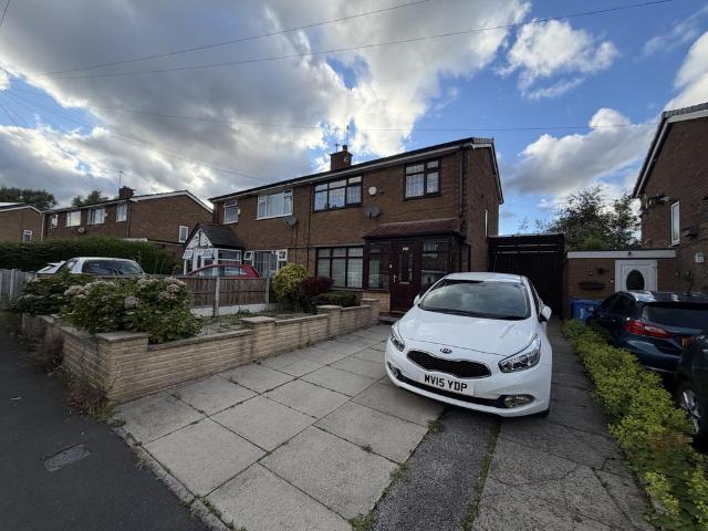Underwood Close, Manchester, M18 3 bed terraced house to rent £1,495 pcm £345 pw