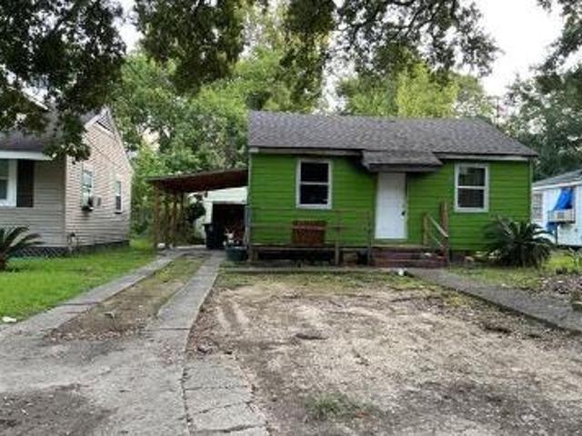 Underwood Ave