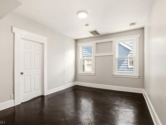 Underwood St, Newark, Home For Sale