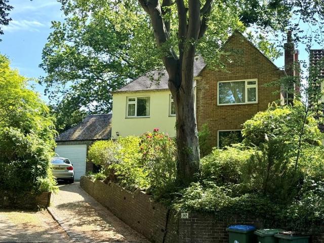 Underwood Road, Hampshire SO16 4 bed detached house to rent £2,250 pcm £519 pw
