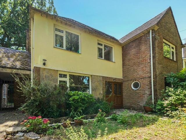 Underwood Road, Hampshire SO16 4 bed detached house to rent £2,250 pcm £519 pw