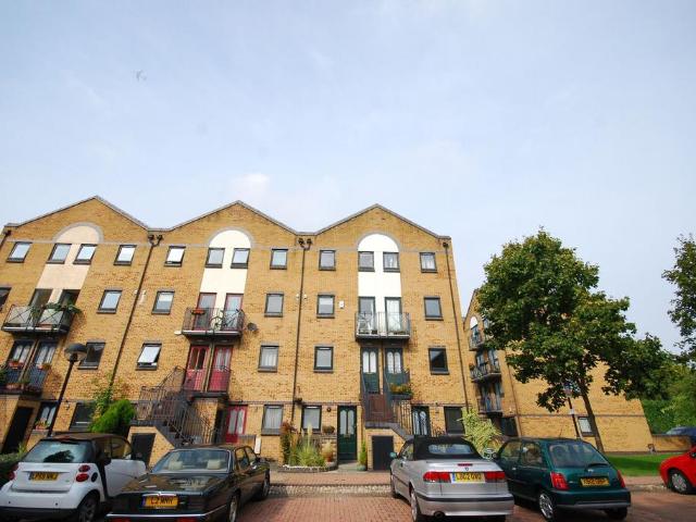Undine Road, Isle Of Dogs, London, E14 2 bed flat to rent £2,059 pcm £475 pw
