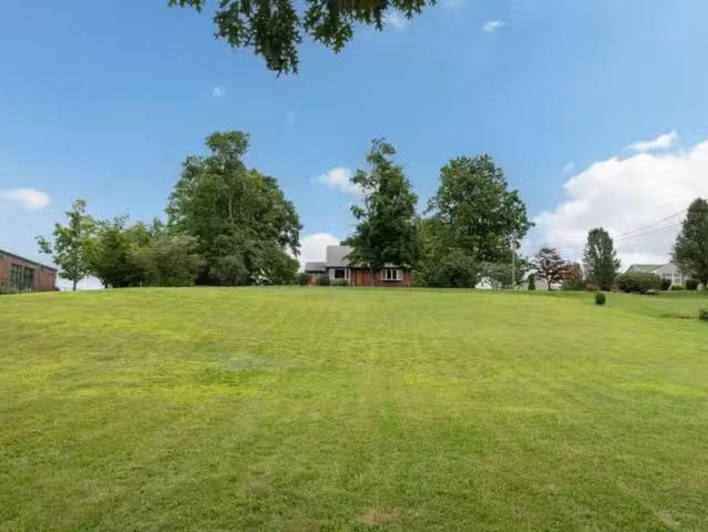 Undisclosed Address, Durham, CT 06422 655521397