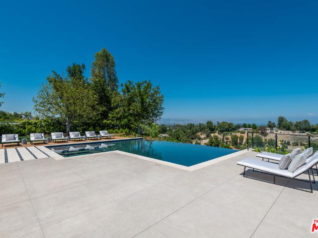 5757 Hoback Glen Rd, Hidden Hills, CA 91302 | MLS #26638 | Compass