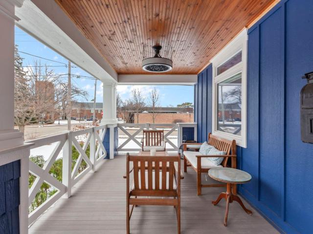 205 W Cook Avenue, Libertyville, US, IL