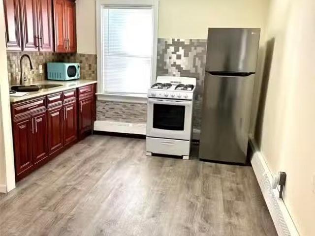 Undisclosed Address, Valley Stream, NY 11580