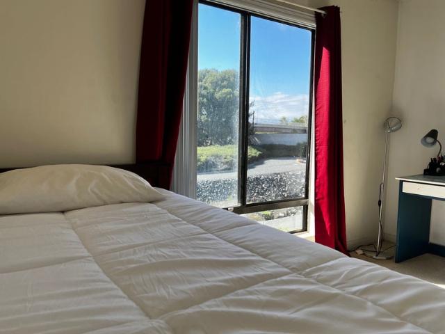 Unfurn room, shared bath, inclu utilities