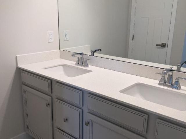 Unfurnished 1 Master Bedroom Available