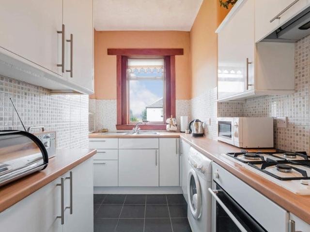 Unfurnished 2 Bed Cottage Flat
