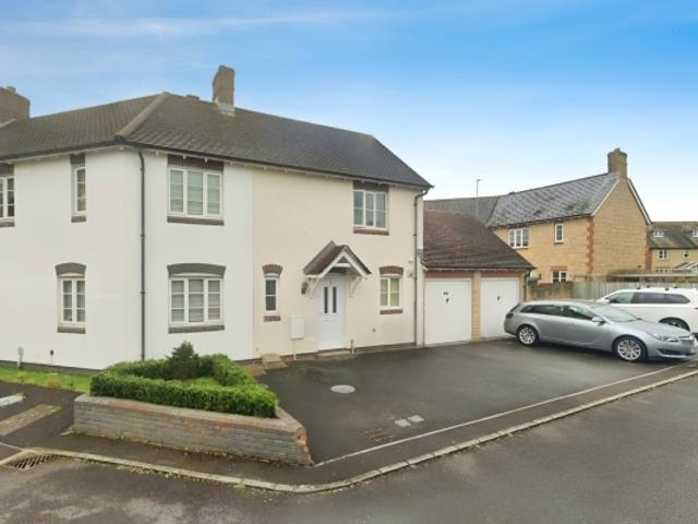 Unfurnished 2 Bed Semi Detached House