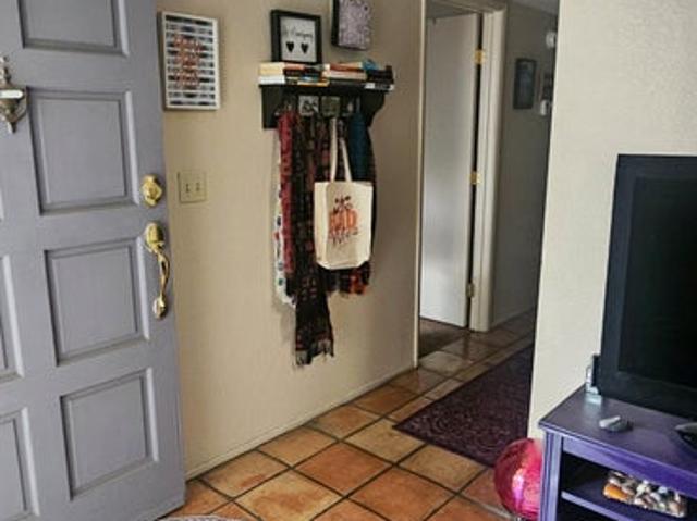 Unfurnished guestroom