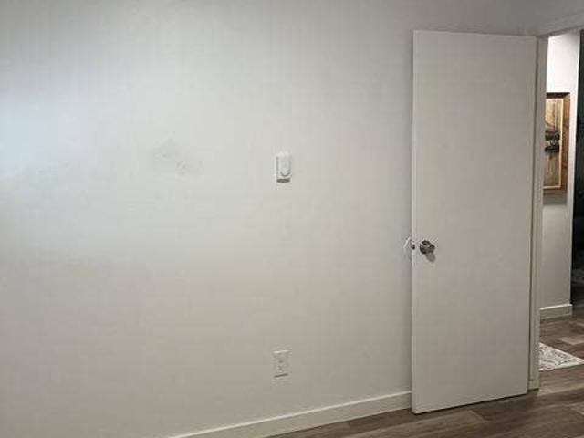 Unfurnished Private Room and Closet