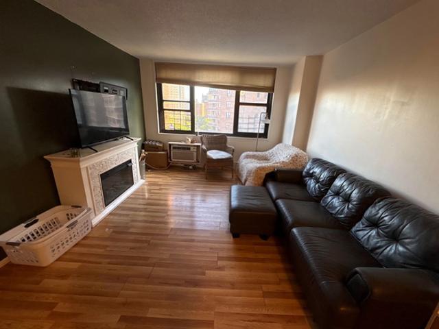 Unfurnished room for rent all utilities included