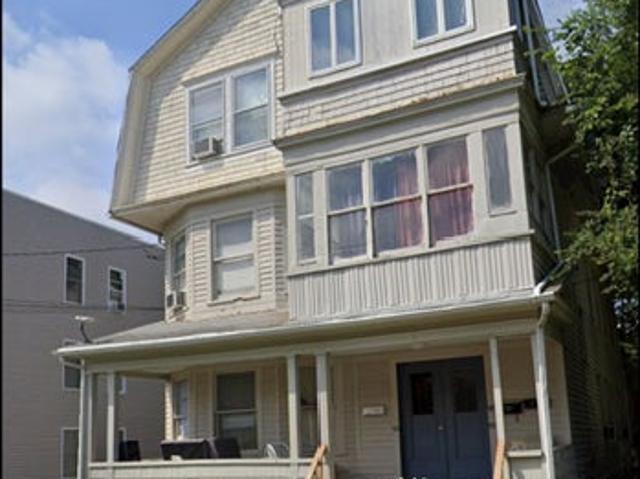 Unfurnished room for rent