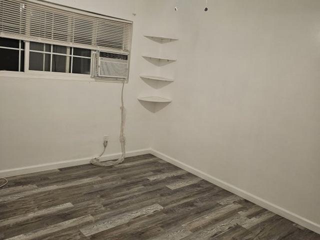 Unfurnished Room in Shared Apartment
