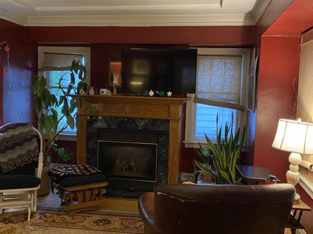 Unfurnished Room in Shorewood
