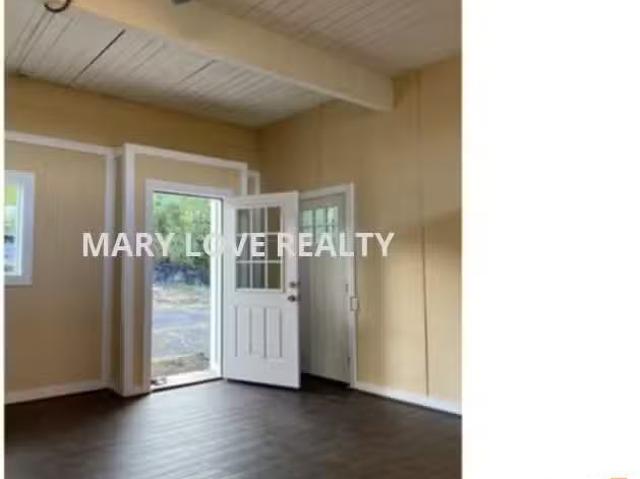 UNFURNISHED STUDIO WITH FULL KITCHEN 78 6982 Walua Rd #NA