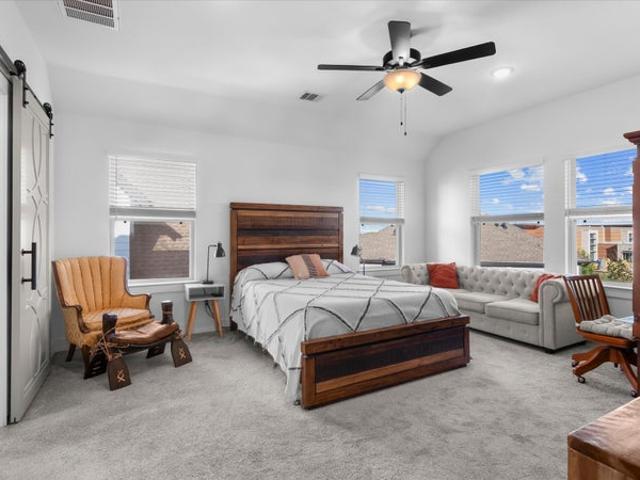 Unit F: Grand Suite wPrivate Bath