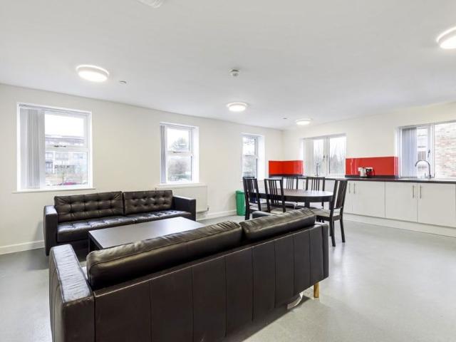 Unit, Taj House, 220 222 Cowley Road