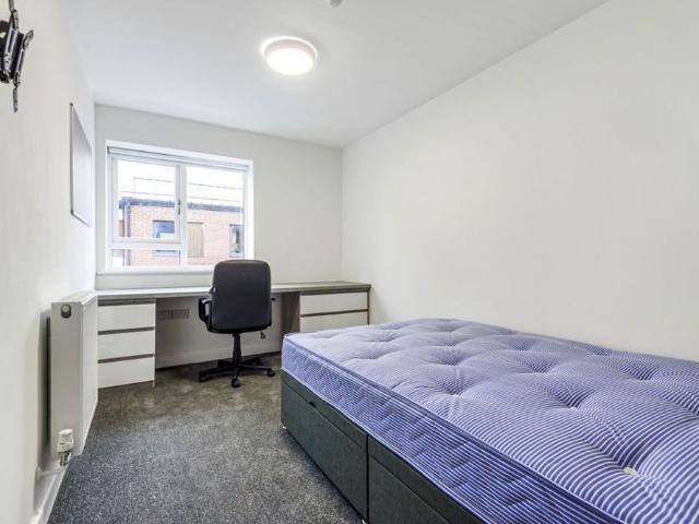 Unit, Taj House, 220 222 Cowley Road