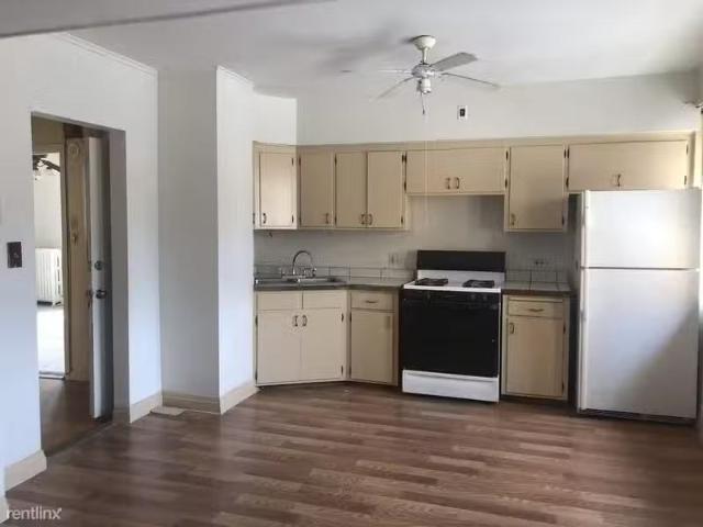 Unit Unit 2R 1526 N Austin Blvd #2R