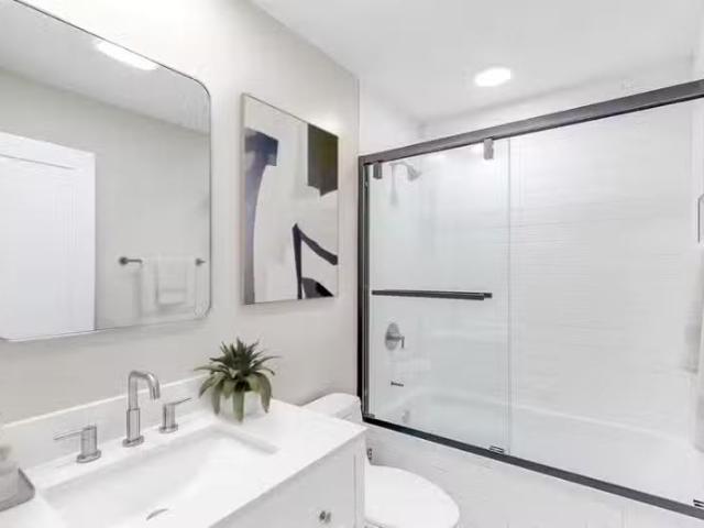 Unit 28 3750 3752 Glendon Ave Multifamily in Los Angeles, CA