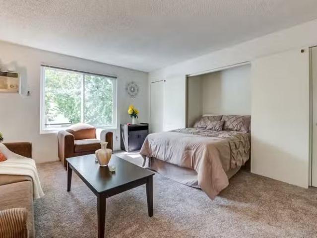 Unit 21 The Embassy Apartments in Sherman Oaks, CA
