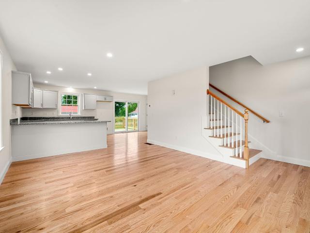 Unit 7 Violette Drive