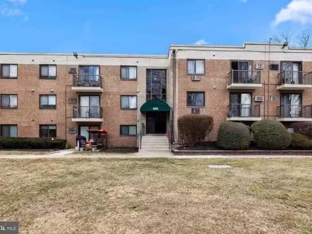 Unit/Flat/Apartment, Unit/Flat WARMINSTER, PA 1575 W Street.