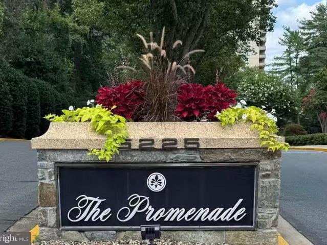 Unit/Flat/Apartment, Contemporary BETHESDA, MD 5225 Pooks H.