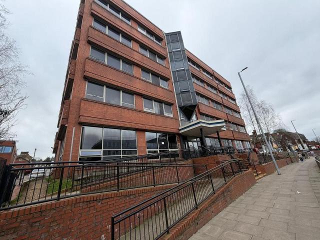 Unity House, Stuart Street, Luton 2 bed apartment to rent £1,275 pcm £294 pw