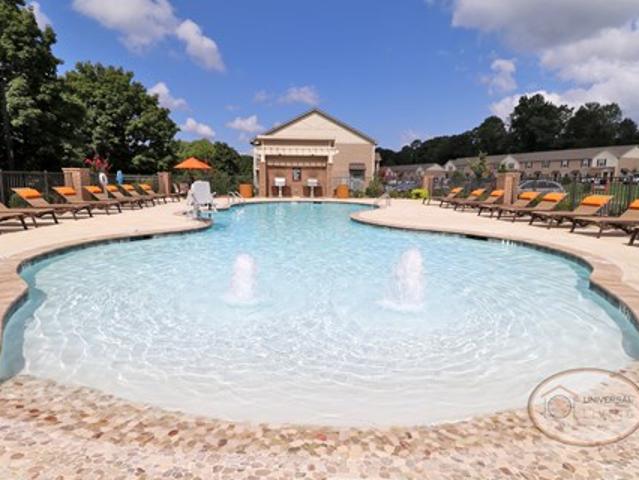 Universal at Lakewood 1 Bedroom Second Level 680sf