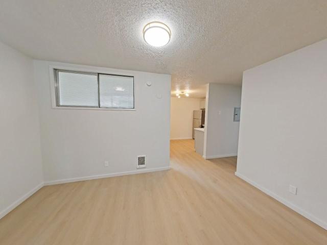 University Manor 2 Bedroom Apartment for Rent at 745 E 15th Ave, Eugene, OR 97401 West University