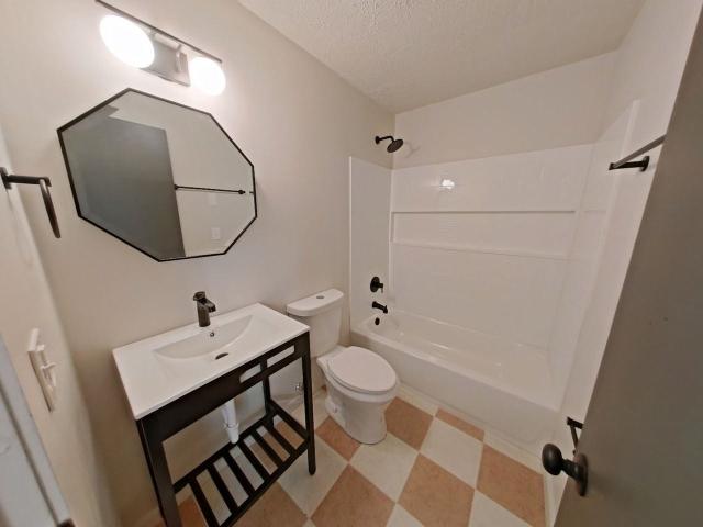 University Manor 3 Bedroom Apartment for Rent at 745 E 15th Ave, Eugene, OR 97401 West University