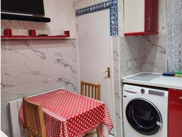 University Of Leeds Campus, Leeds LS2, 4 bed flat to rent, £2,000 pcm | PrimeLocation
