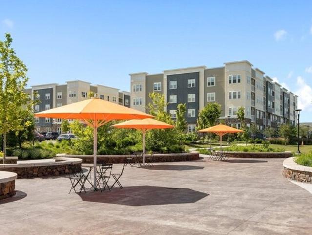 University Ave Unit,westwood, Condo For Sale