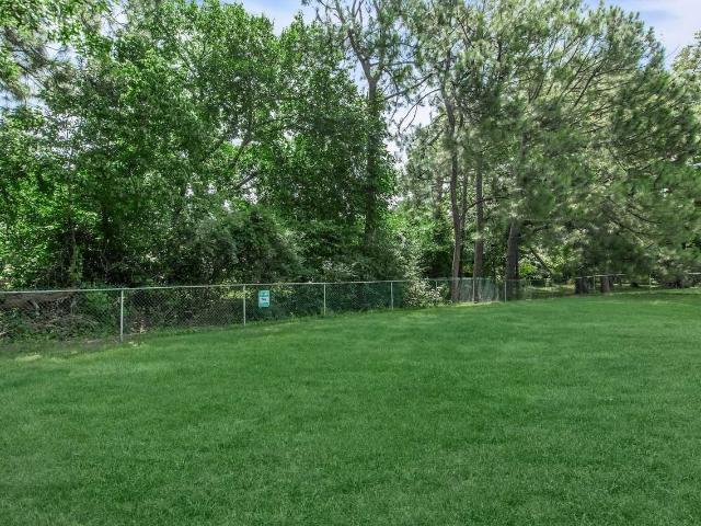 University Gardens Manor 2 Bedroom Apartment for Rent at 2059 N Cabana Cir, Memphis, TN 38107 Rhodes Hollywood Springdale Partnership