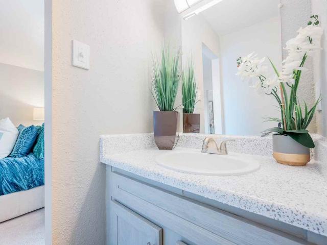 University Green 2 Bedroom Apartment for Rent at 1620 Bay Area Blvd, Houston, TX 77058 Clear Lake