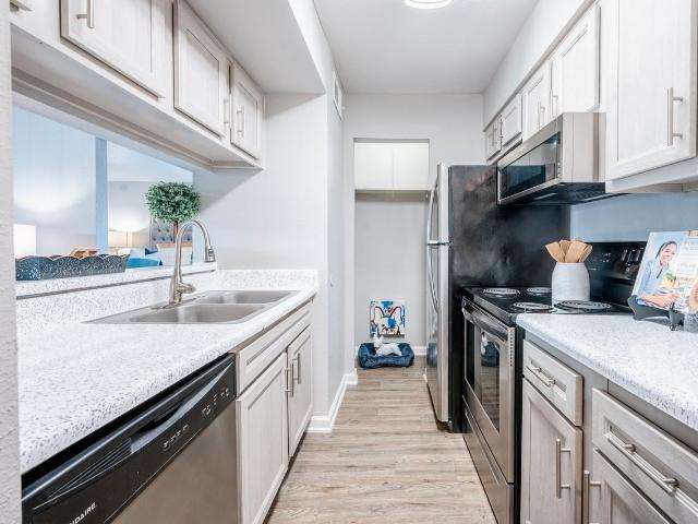 University Green 2 Bedroom Apartment for Rent at 1620 Bay Area Blvd, Houston, TX 77058 Clear Lake