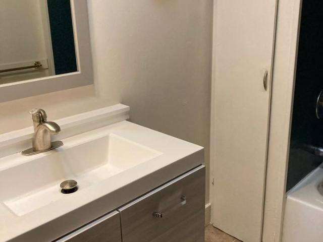 University Heights Studio Apartment for Rent at 2211 Ne 50th St, Seattle, WA 98105 University District