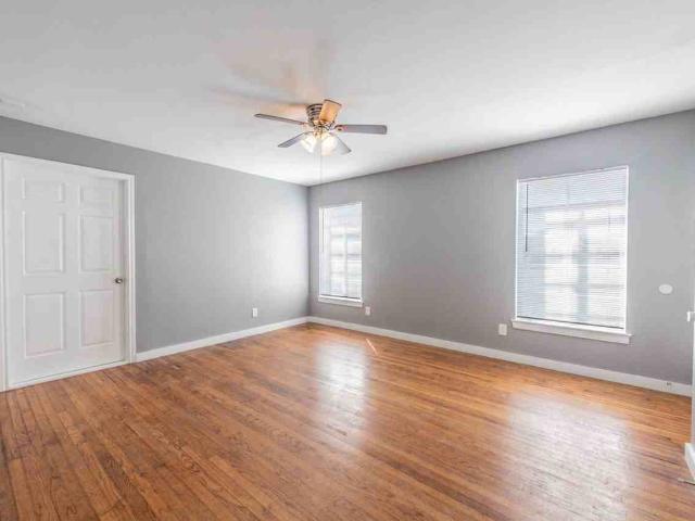 UNIVERSITY PARK APARTMENTS 1 Bedroom Apartment for Rent at 2331 Cincinnati Ave, San Antonio, TX 78228 Woodlawn Lake