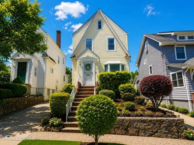 University Pl, Staten Island, Home For Sale