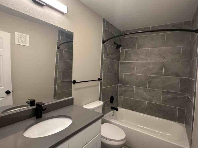 University Plaza 2 Bedroom Apartment for Rent at 4148 Booth Pl, Kansas City, KS 66103 Rosedale