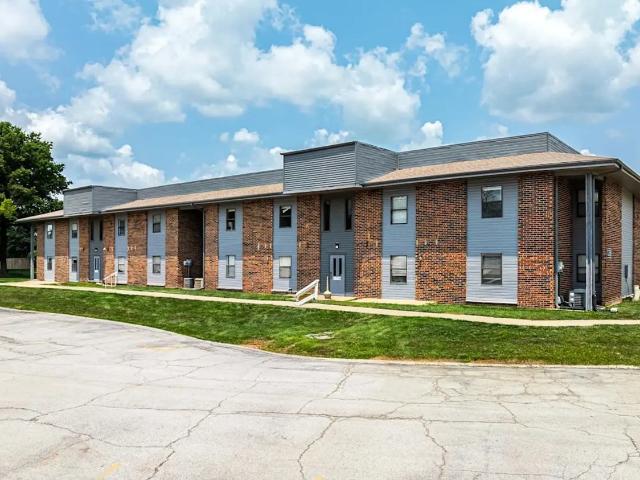 University Point 2 Bedroom Apartment for Rent at 1211 W 16th St, Maryville, MO 64468