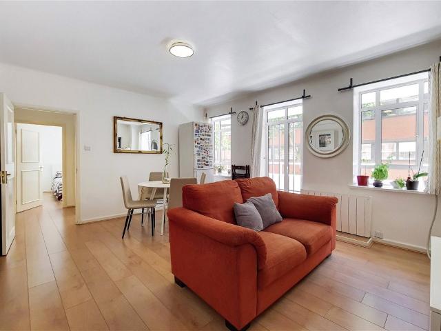 University Street, Bloomsbury, London WC1E, 2 bed flat to rent, £3,358 pcm | PrimeLocation